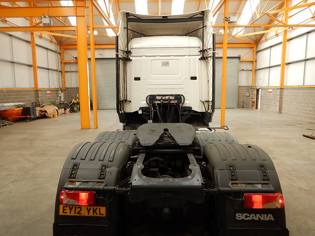 SCANIA R440 EURO 5 HIGHLINE 6 X 2 TRACTOR UNIT - 2012 - EY12 YKL - Walker Movements