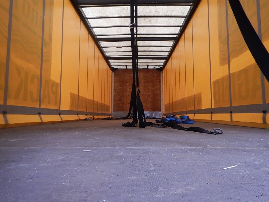 DAF LF55 18 TONNE 4 X 2 CURTAINSIDER - 2008 - RK58 RHF - Walker Movements