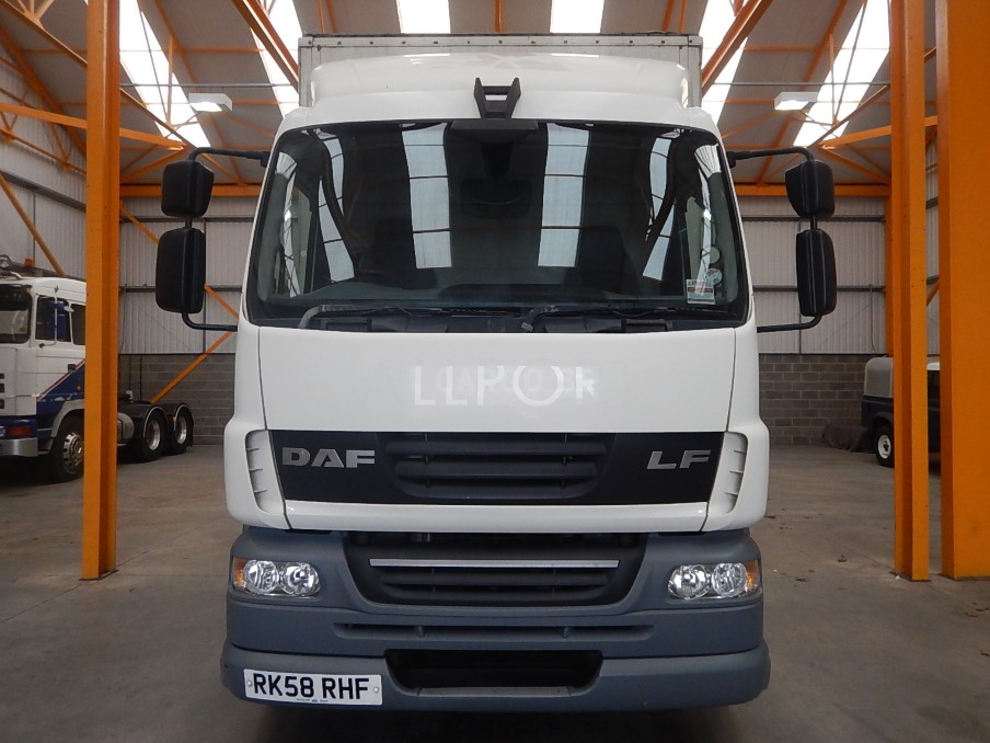 DAF LF55 18 TONNE 4 X 2 CURTAINSIDER - 2008 - RK58 RHF - Walker Movements