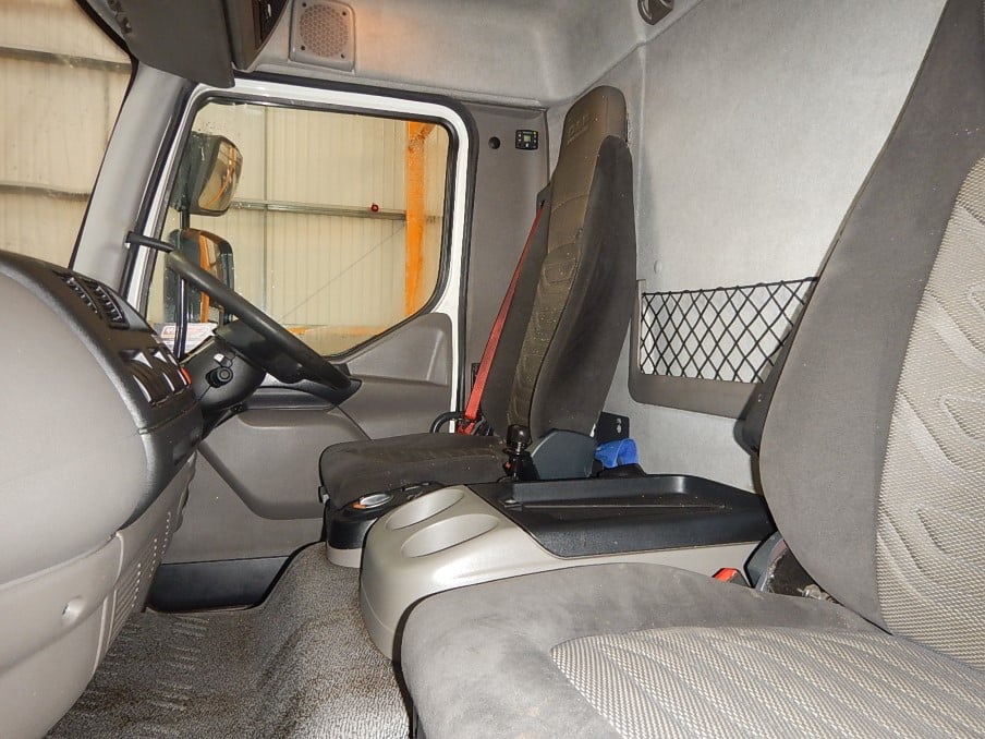 DAF LF55 EURO 5, 4 X 2 18 TONNE BOX - 2012 - MX62 BTZ - Walker Movements