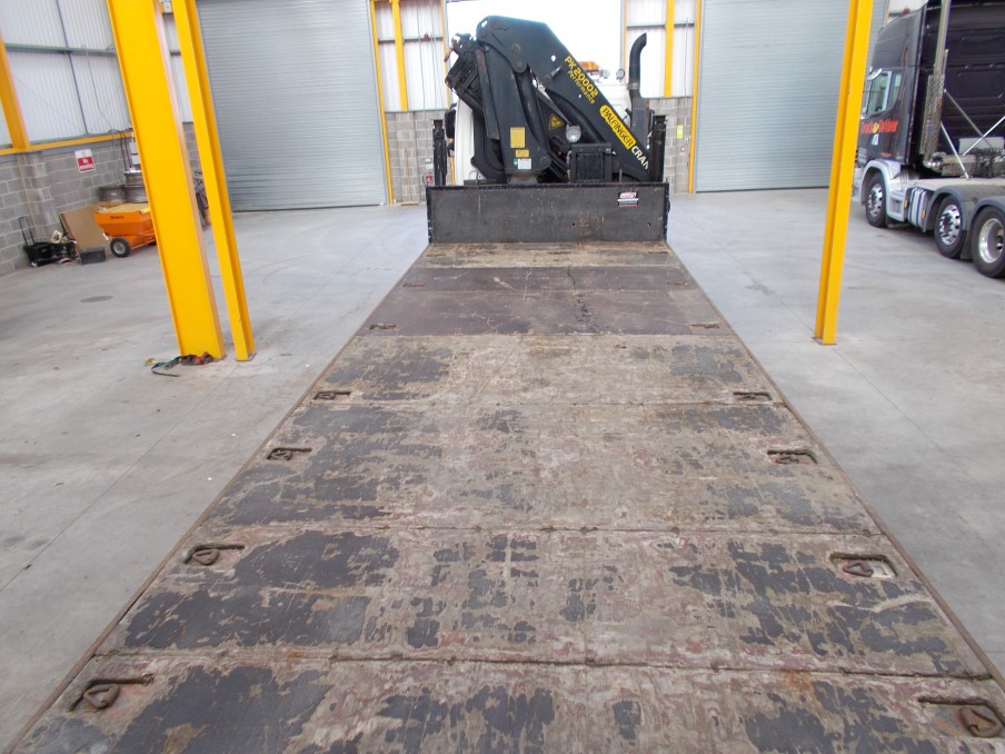 DAF CF75 6 X 2 FLATBED CRANE - 2007 - HN57 UTW - Walker Movements