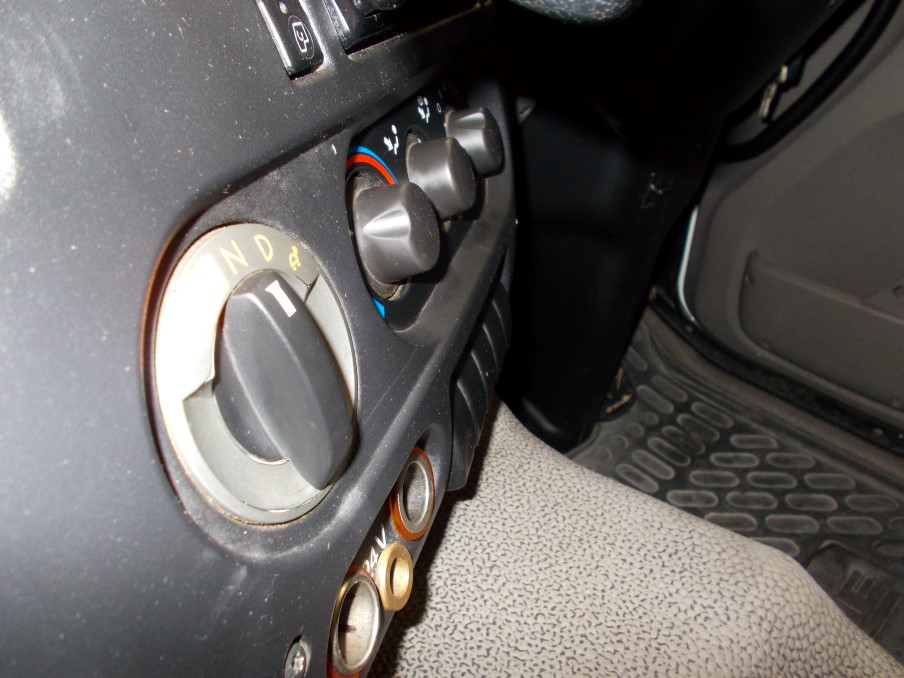 DAF CF75 6 X 2 FLATBED CRANE - 2007 - HN57 UTW - Walker Movements