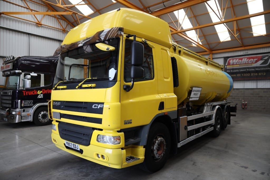 DAF CF75 310 SPACE CAB, EURO 4, 6 X 2 OIL TANKER- 2008 - YN57 EDJ ...