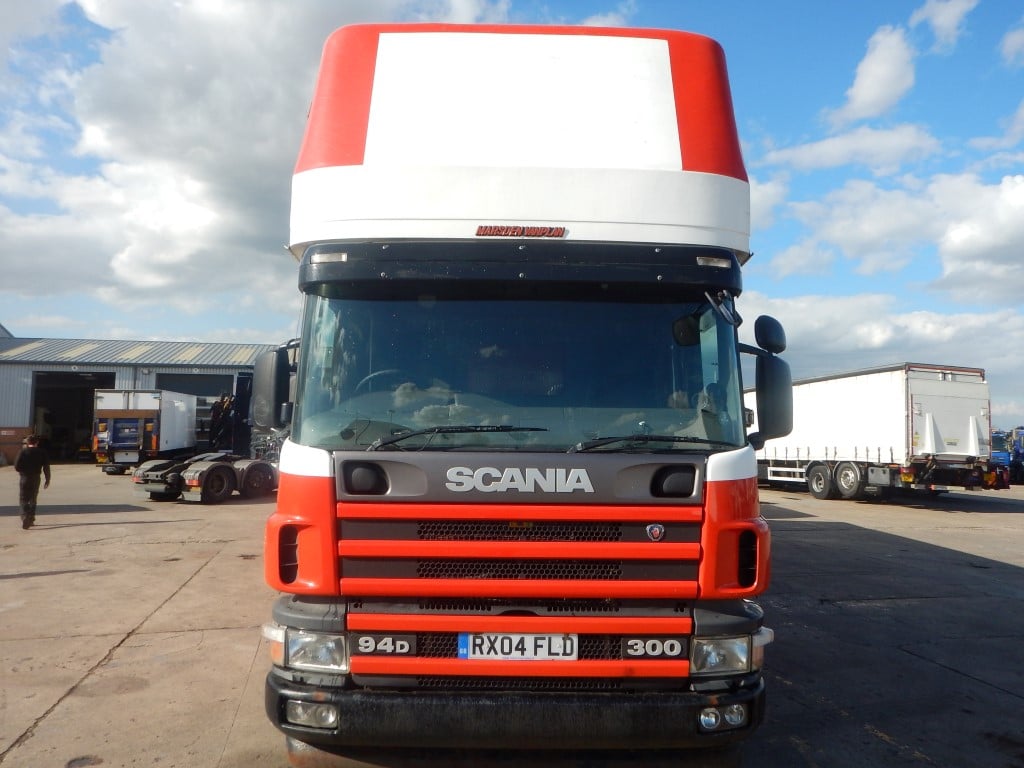 SCANIA 94D 4X2 REMOVAL/BOX DRAWBAR OUTFIT - 2004 - RX04 FLD - Walker ...