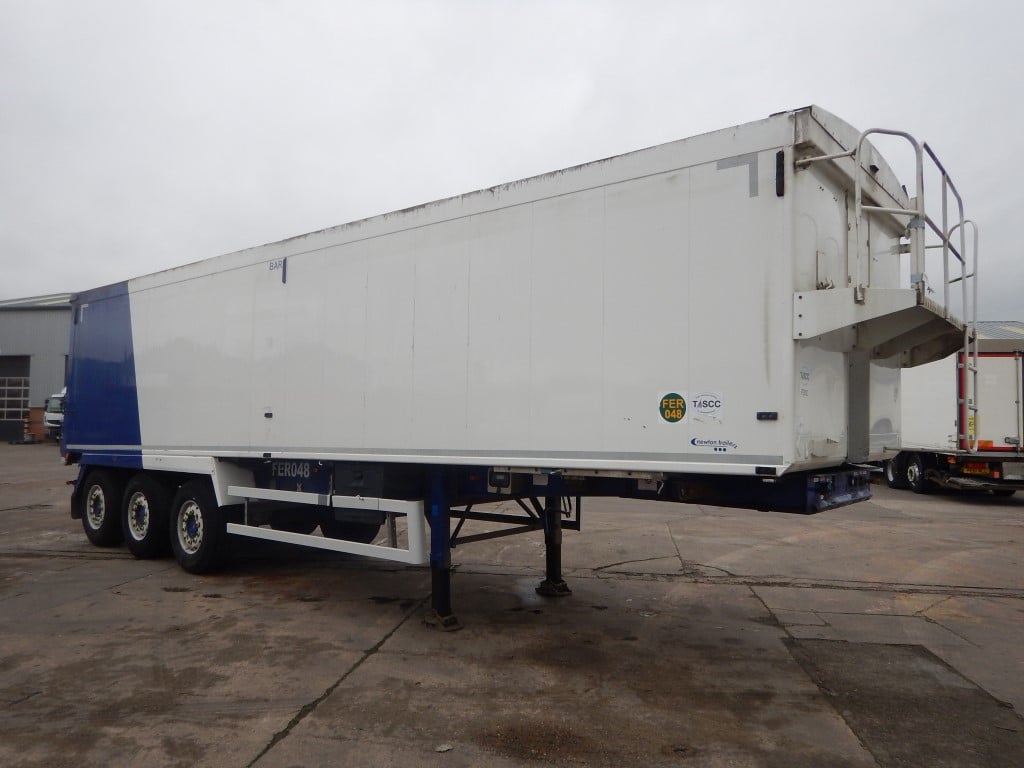 WEIGHTLIFTER 67 CU-YD PLANK SIDED SLOPER BULK TIPPING TRAILER - 2012 ...