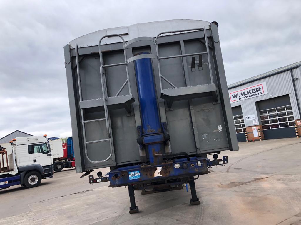 SDC 65 Cu Yd TIPPING/BLOWER TRAILER C/W DONKEY ENGINE - 2009 - C285008 ...