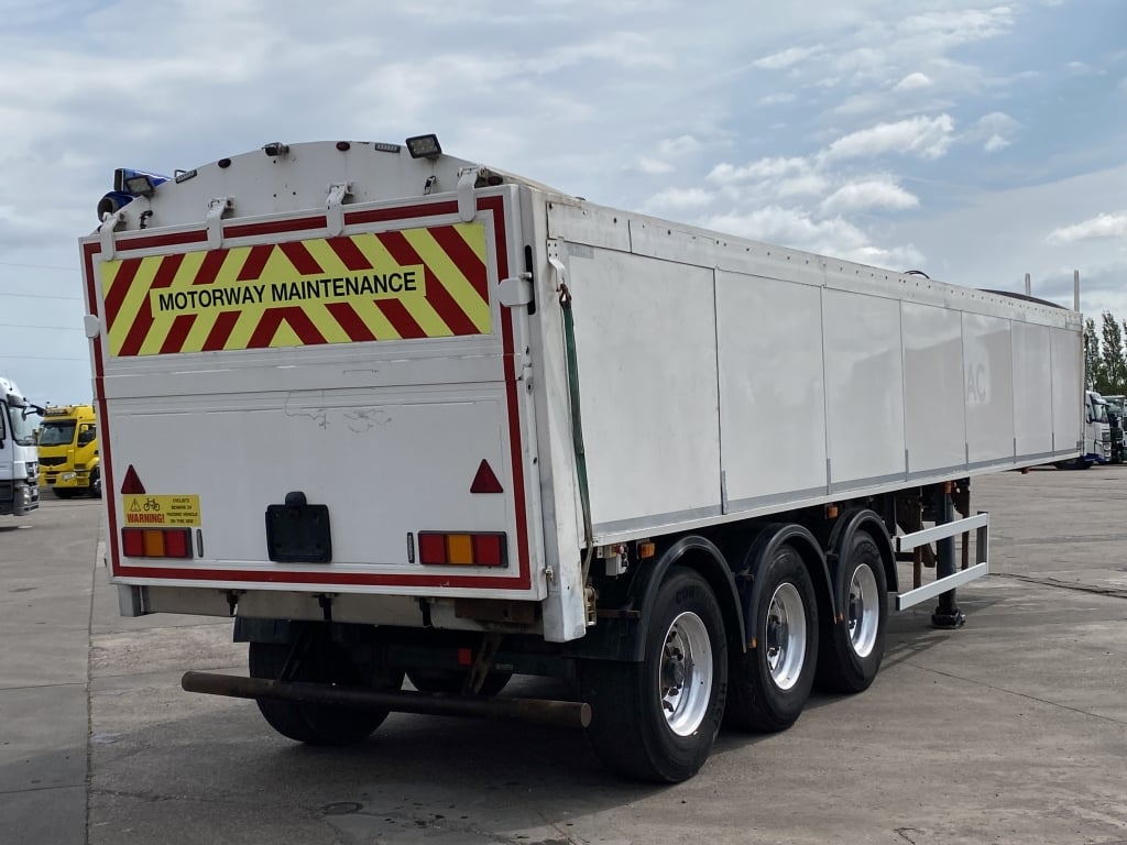 M&G 45FT FLATBED/COIL CARRIER TRAILER - 2005 - C208558 - Walker Movements