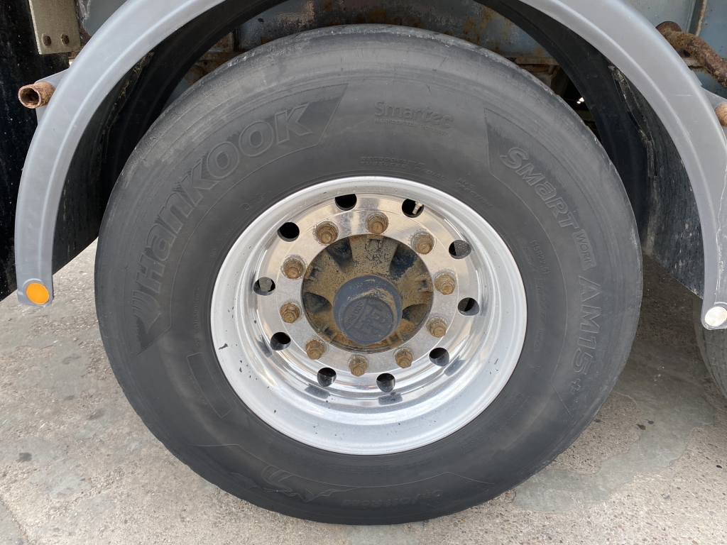 MULDOON TANDEM AXLE ALUMINIMUM BULK TIPPING/BLOWER TRAILER C/W DONKEY ...