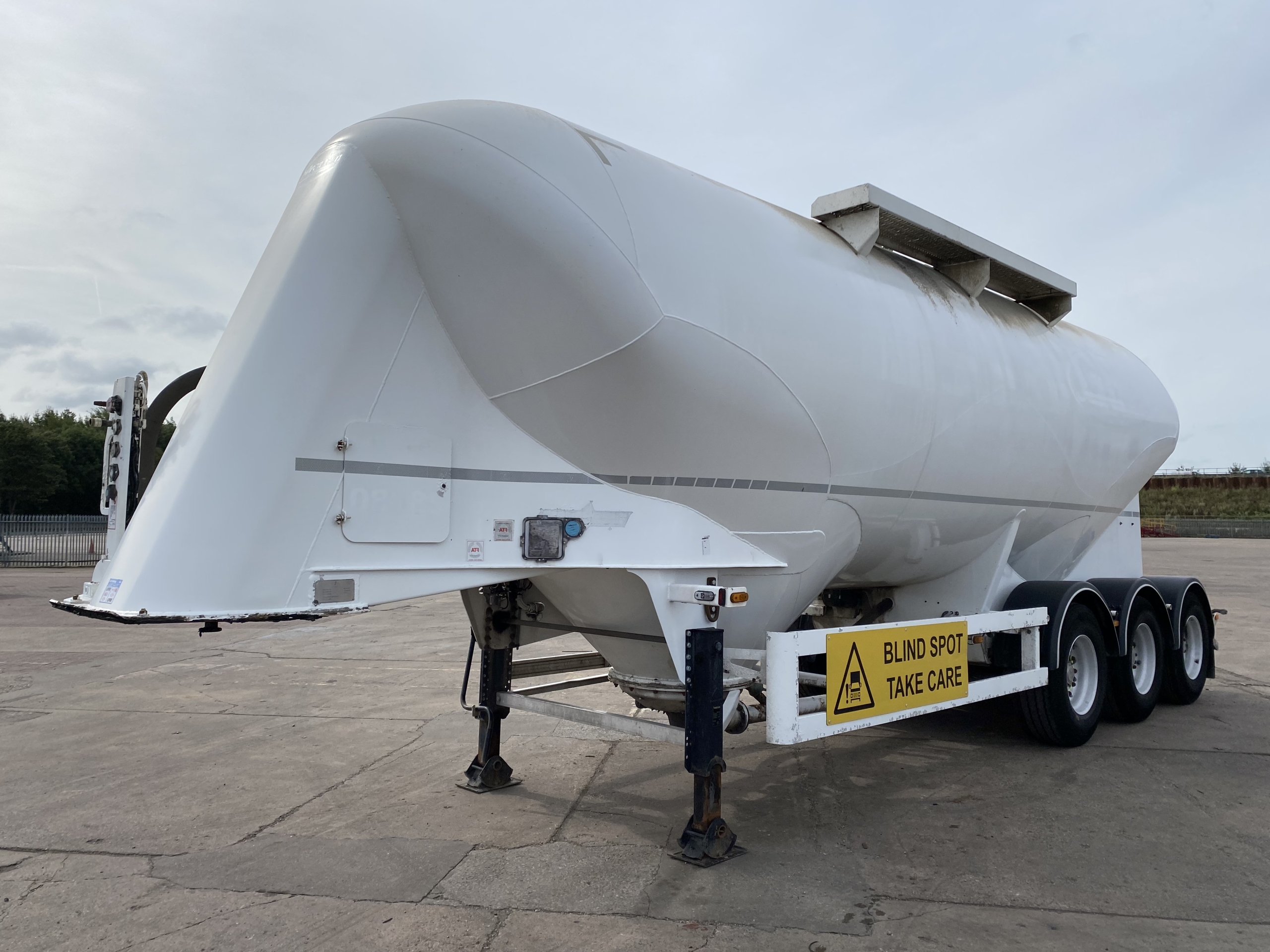 SPITZER EUROVRAC 37,000 LITRE CEMENT TANKER/BLOWER TRAILER - 2012 ...