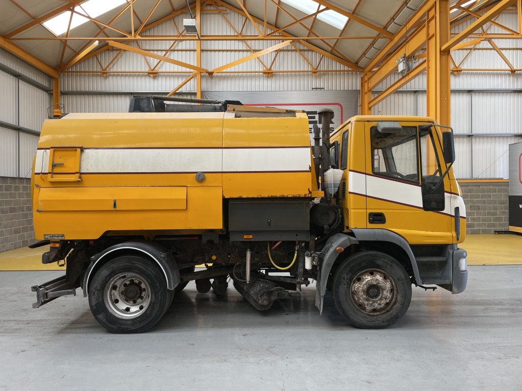FODEN ALPHA 3000, 26 TONNE 6X2 FLATBED/BEAVERTAIL - 1999 - T28 UBD ...