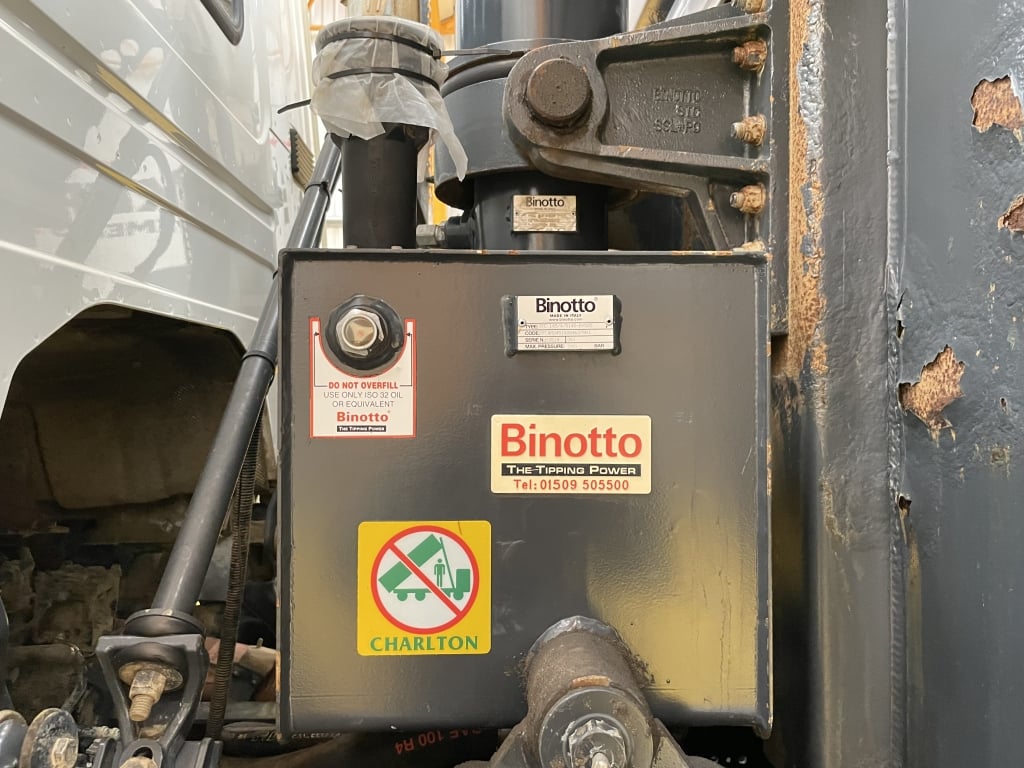 MAN TGA 26.350, 6X2 DRAWBAR SPEC ALUMINIUM INSULATED TIPPER/CRANE ...