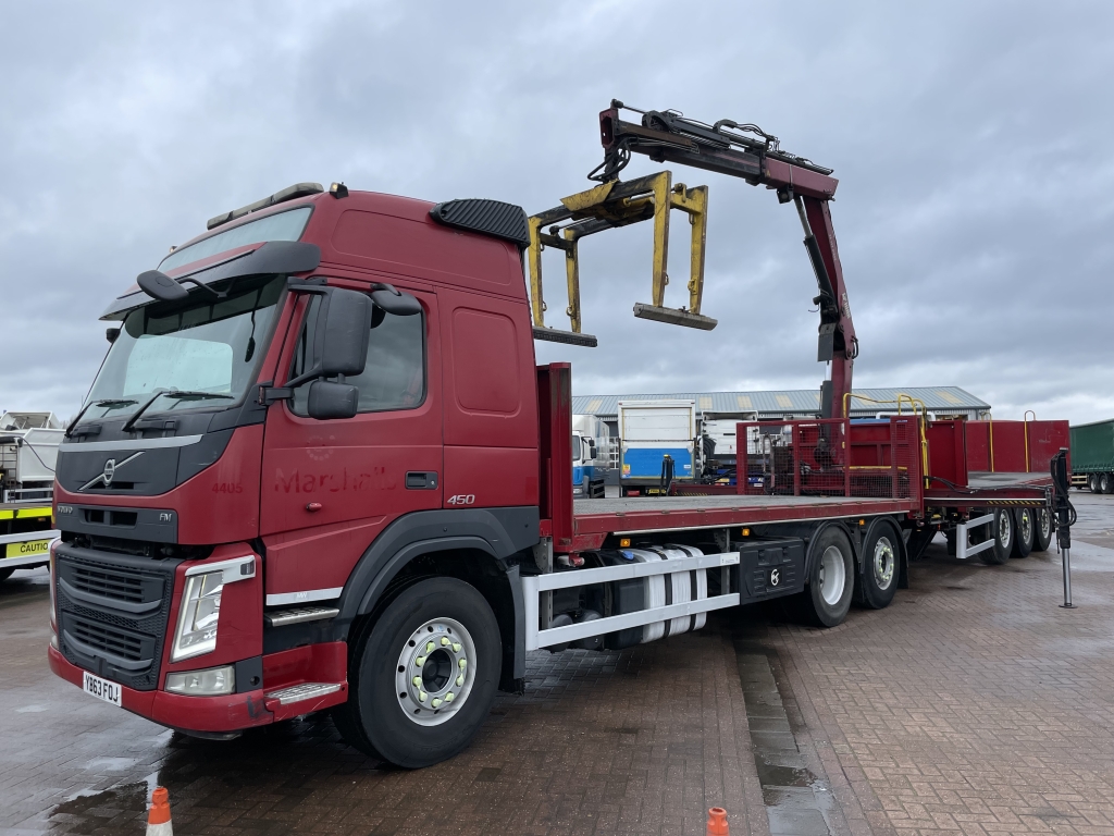 VOLVO FM370 6X2 FLATBED/CRANE - 2011 - WA11 AFK - Walker Movements