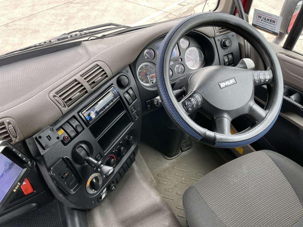 DAF LF220 *EURO 6* 4X2 18 TONNE BRICK GRAB - 2014 - HK14 DJY - Walker ...