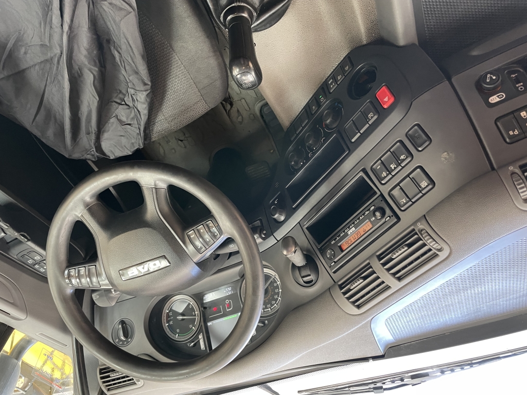 DAF CF330 *EURO 6* 6X2 26 TONNE CURTAINSIDER - 2016 - HX16 DPK - Walker ...