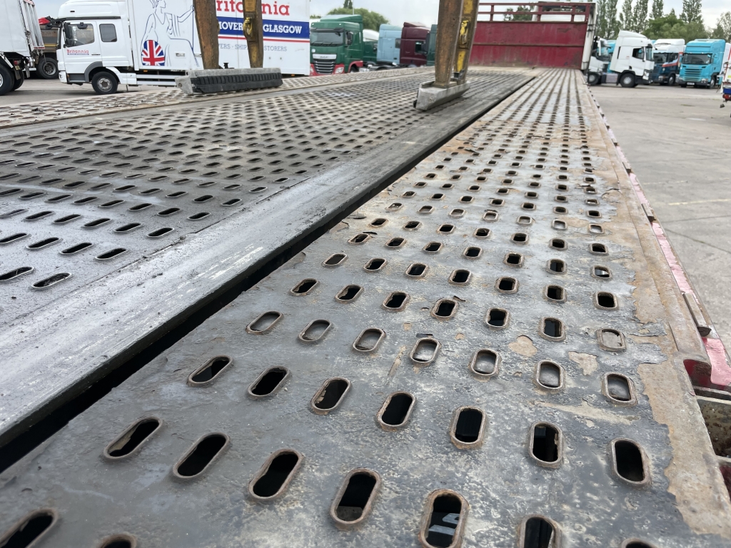 HGV Trailers for Sale | Used Truck Trailers - Walker Movements