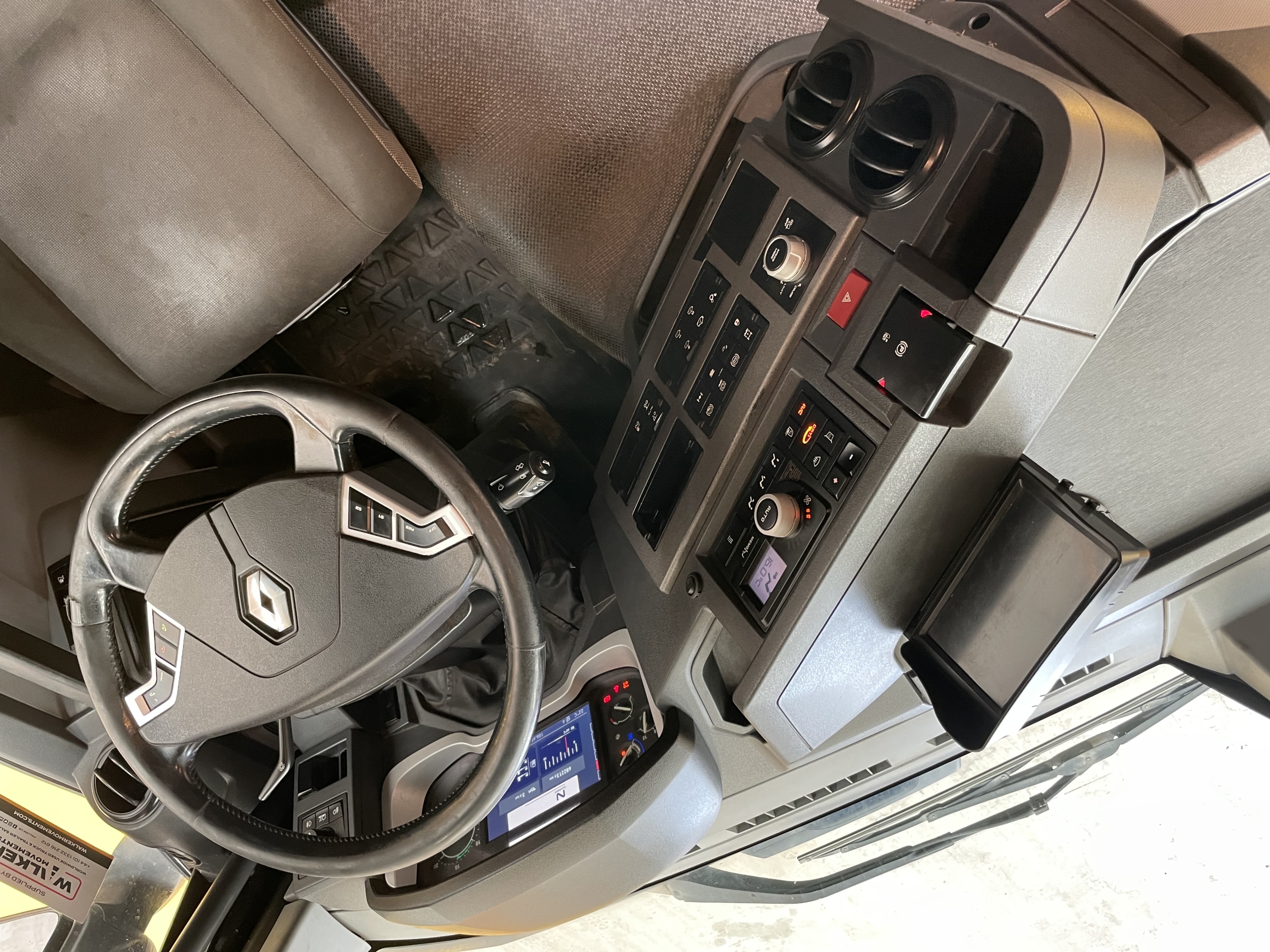 RENAULT T480 COMFORT *EURO 6* 6X2 TRACTOR UNIT – 2017 – FJ17 JGF ...