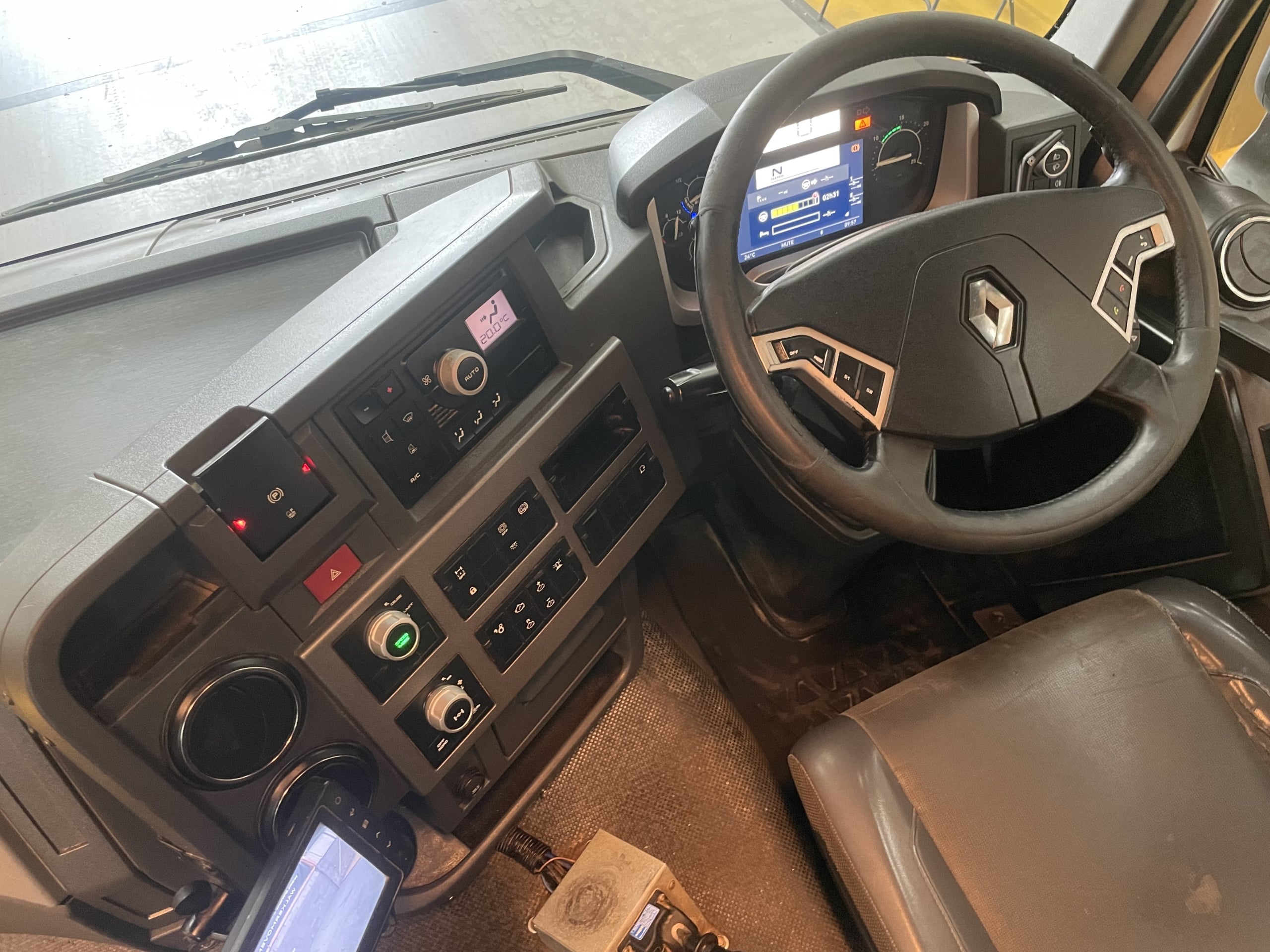 RENAULT C430 *EURO 6* 8X4 ALUMINIUM INSULDATED TIPPER - 2016 - LX65 CRV ...