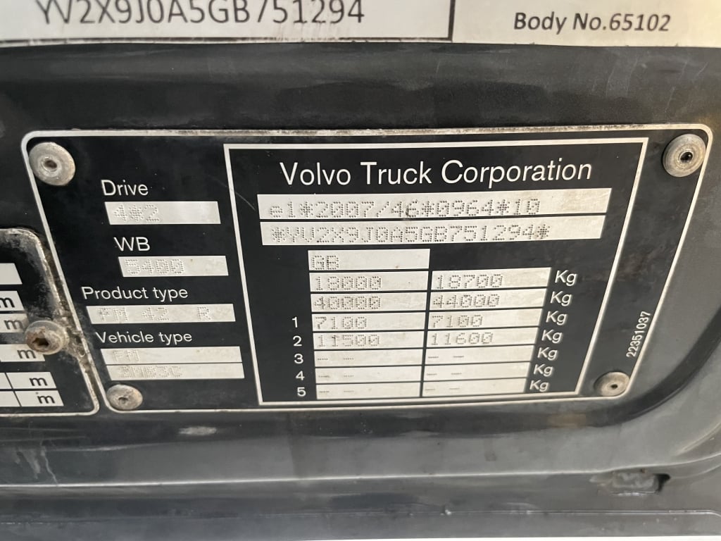 VOLVO FM 330 *EURO 6*, 4X2 18 TONNE DRAWBAR SPEC CHASSIS CAB – 2016 ...