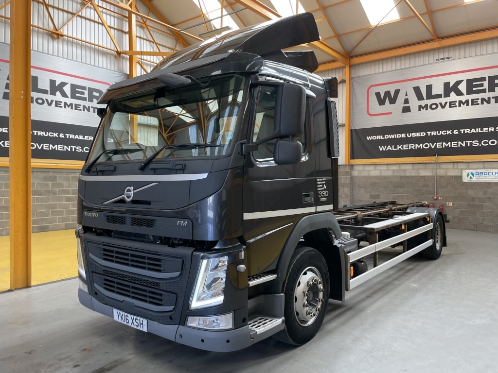 VOLVO FM 360 EURO 4 8X4 HOOKLOADER - 2008 - NJ08 JBV - Walker Movements