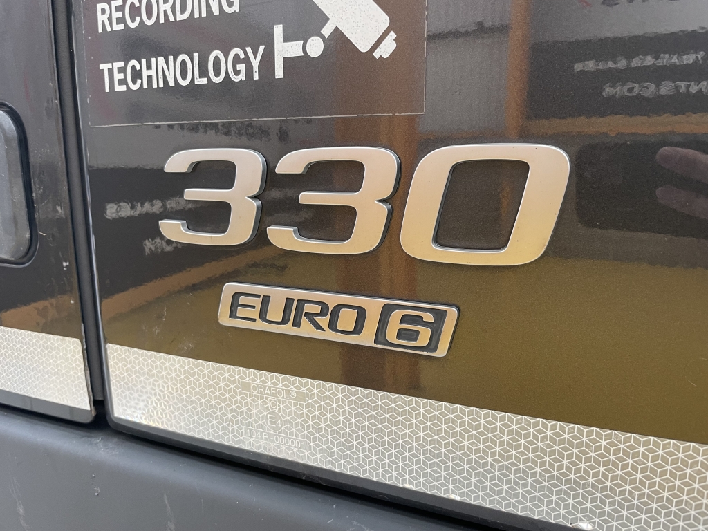 VOLVO FM 330 *EURO 6*, 4X2 18 TONNE DRAWBAR SPEC CHASSIS CAB – 2016 ...