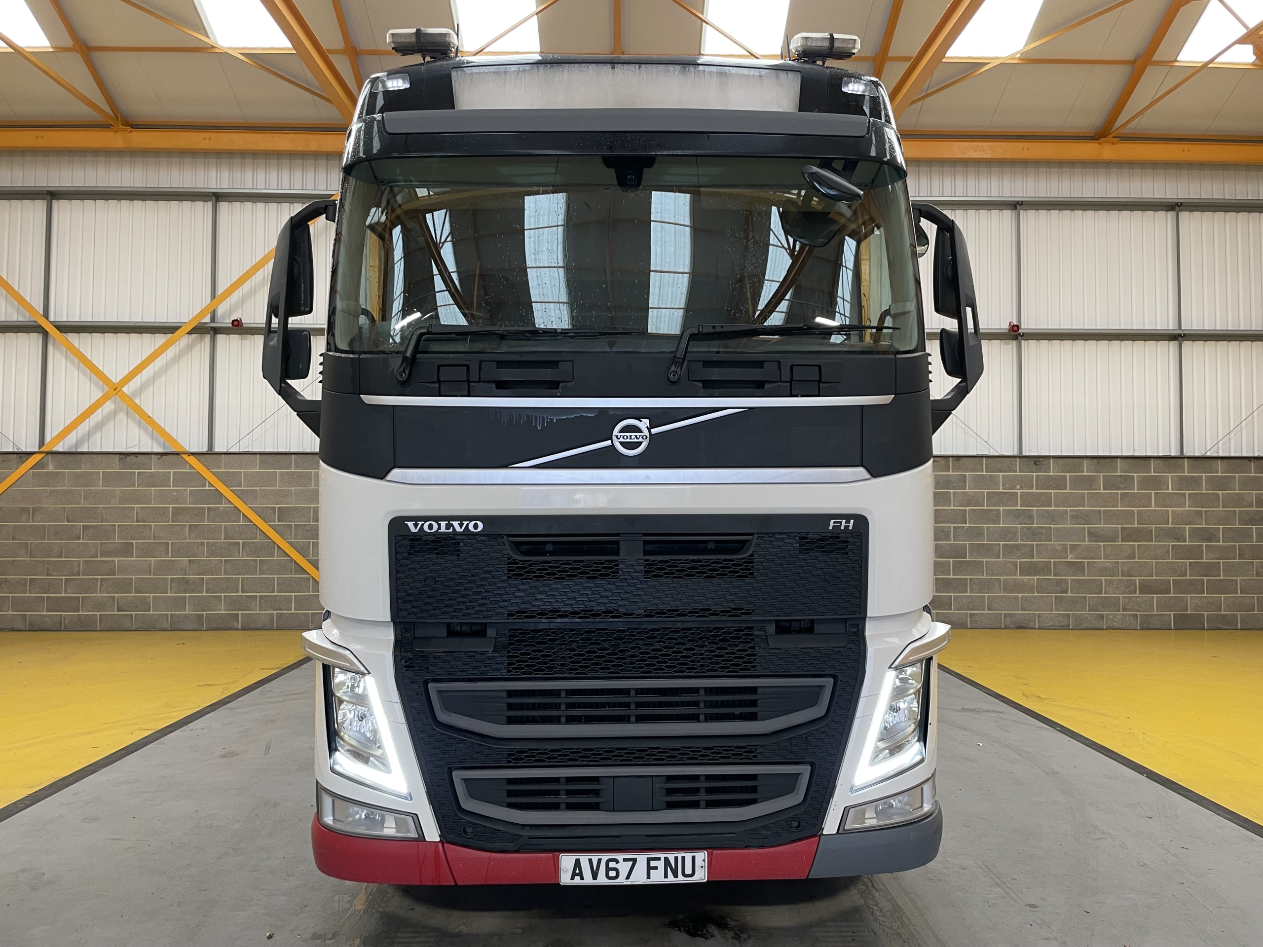 VOLVO FH 500 *EURO 6* GLOBETROTTER 6X2 TRACTOR UNIT – 2017 – AV67 FNU ...