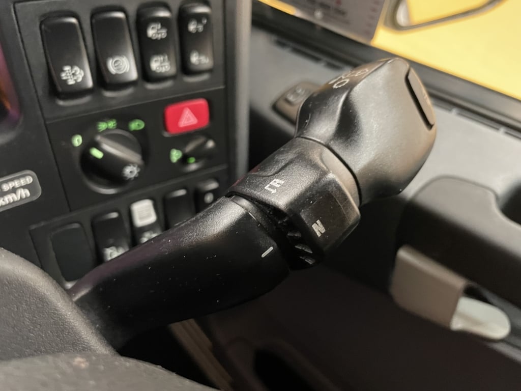 SCANIA V8 R580 TOPLINE 6X2 TRACTOR UNIT - 2005 - VF05 EXG - Walker ...