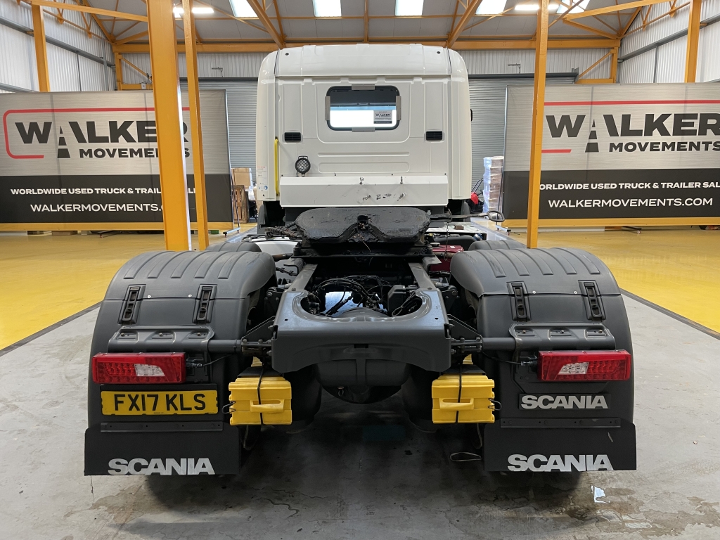 Used Commercial Trucks | Commercial Vehicles for Sale - Walker Movements