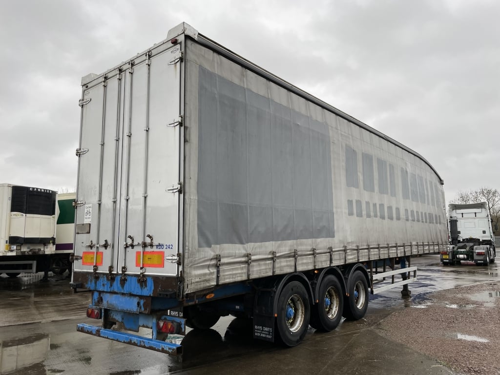 HGV Trailers for Sale | Used Truck Trailers - Walker Movements