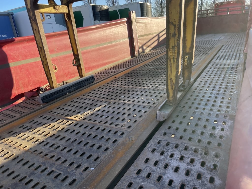 BODEN TANDEM AXLE 20FT SKELETAL TRAILER - 1974 - WH 203 - Walker Movements