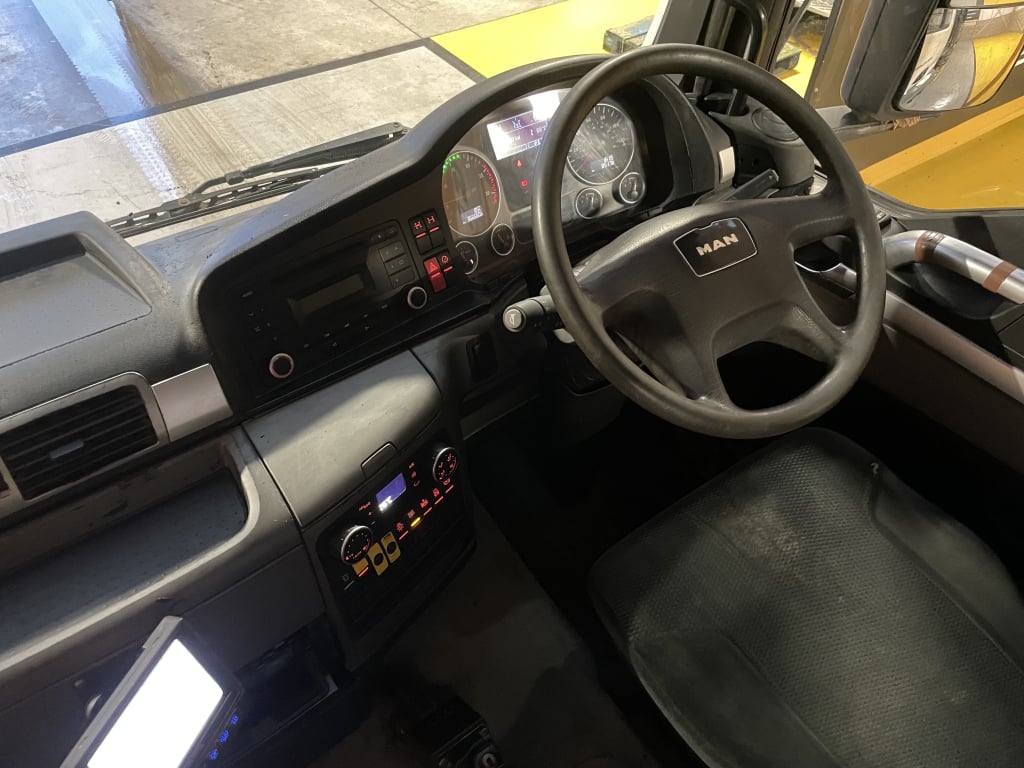 MAN TGA 26.350, 6X2 DRAWBAR SPEC ALUMINIUM INSULATED TIPPER/CRANE ...