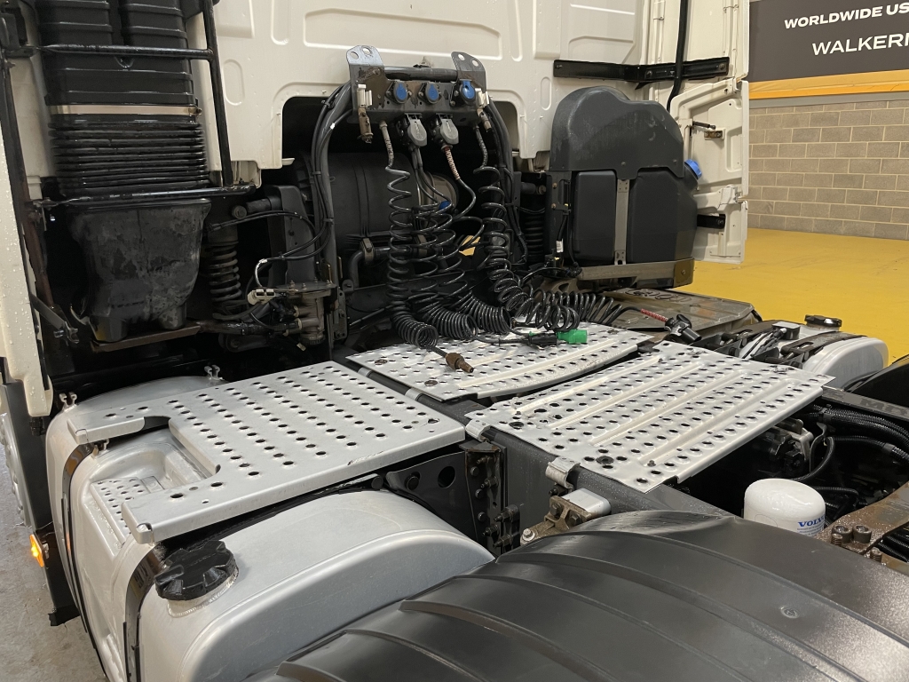 Used Commercial Trucks | Commercial Vehicles for Sale - Walker Movements