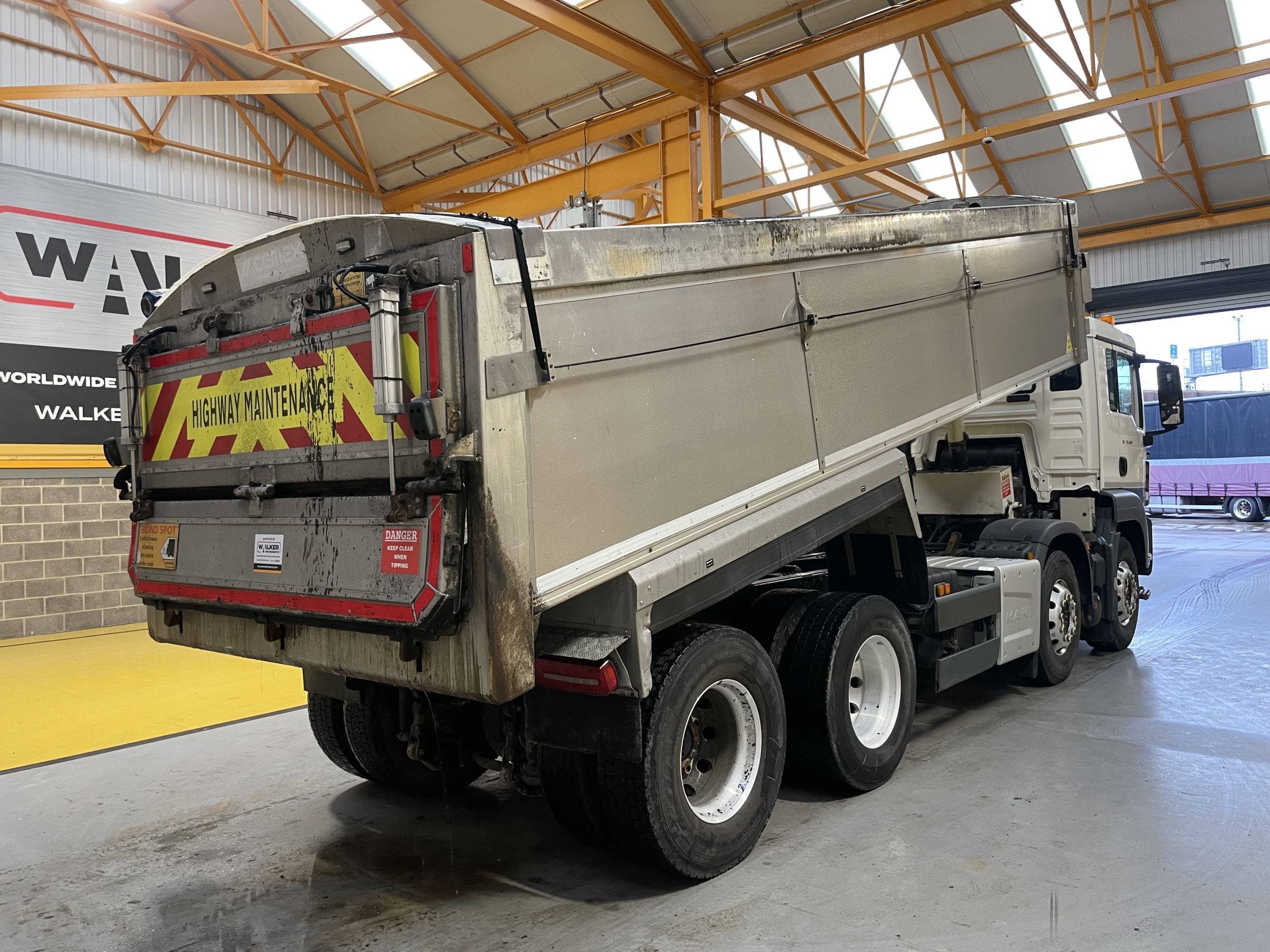MAN TGS 32.400 *EURO 6* 8X4 ALUMINIUM INSULATED TIPPER – 2016 – DG66 ...