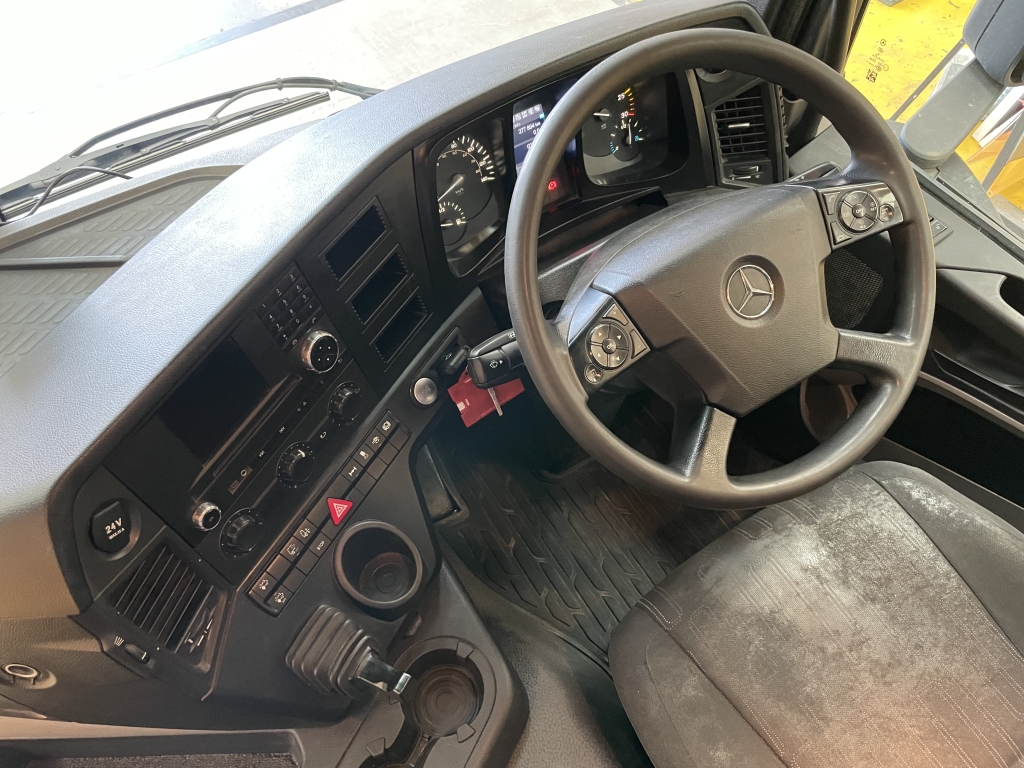 DAF LF250 18-TONNE *EURO 6* CURTAINSIDER - 2014 - EY64 SXB - Walker ...