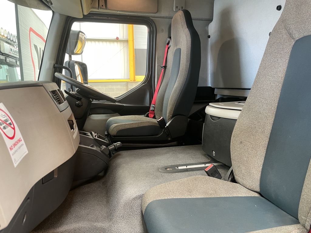 DAF LF250 18-TONNE *EURO 6* CURTAINSIDER - 2014 - EY64 SXB - Walker ...