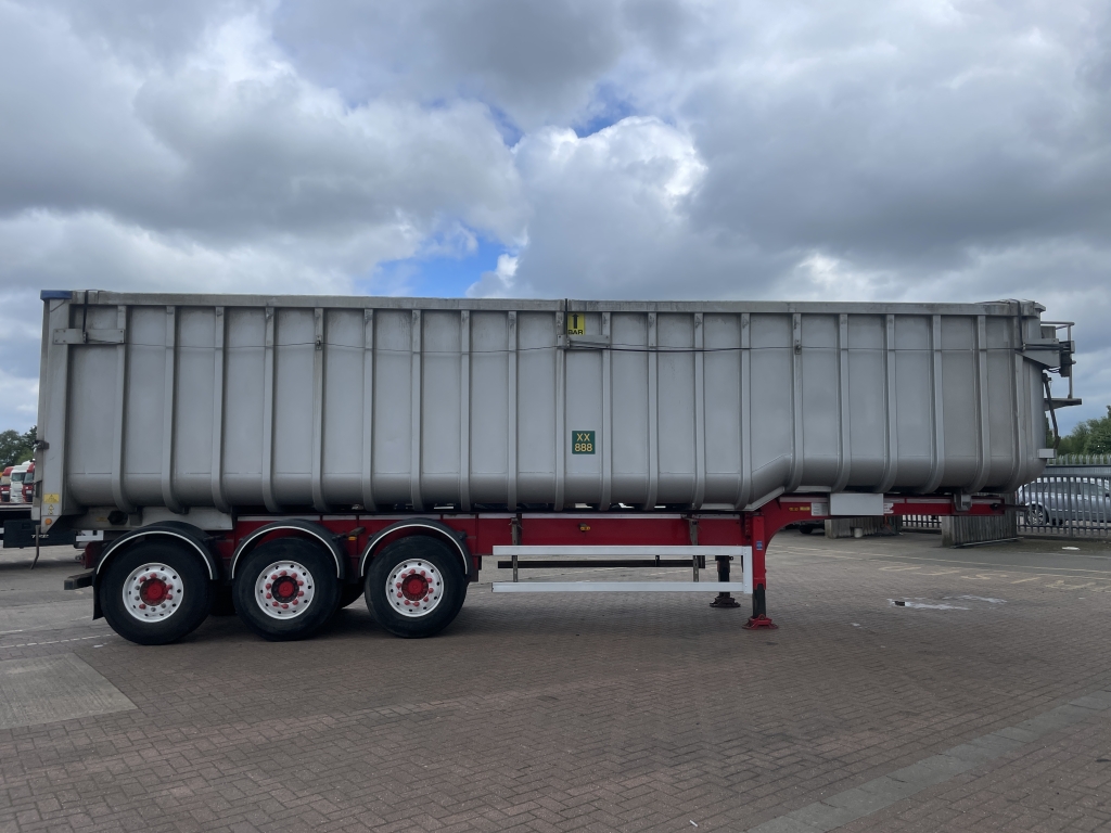 HGV Trailers for Sale | Used Truck Trailers - Walker Movements