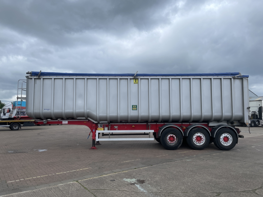 HGV Trailers for Sale | Used Truck Trailers - Walker Movements