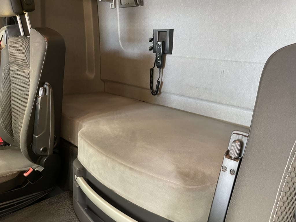 VOLVO FH 500 VERSION 4 GLOBETROTTER XL *EURO 6* 6X2 TRACTOR UNIT – 2015 – WA15 FFO - Walker ...