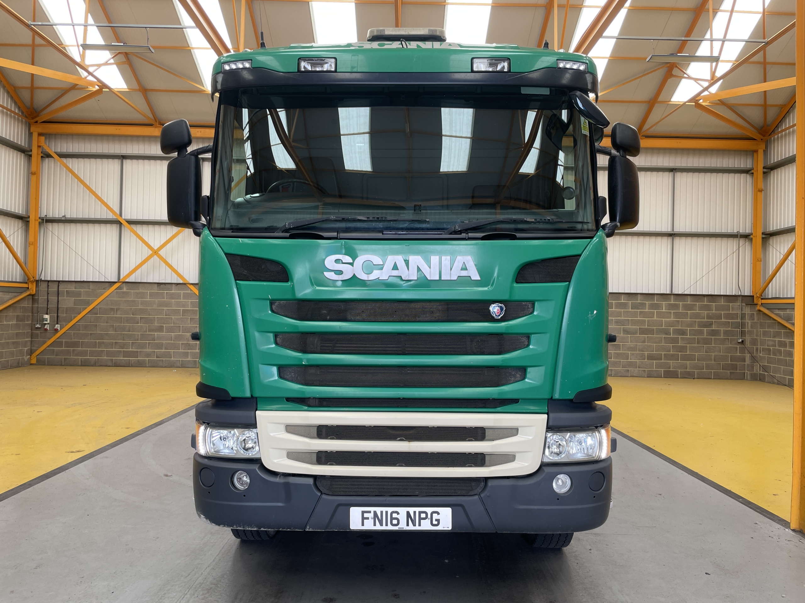 SCANIA G410 *EURO 6*, 8X4 ALUMINIUM INSULATED TIPPER – 2016 – FN16 NPG ...