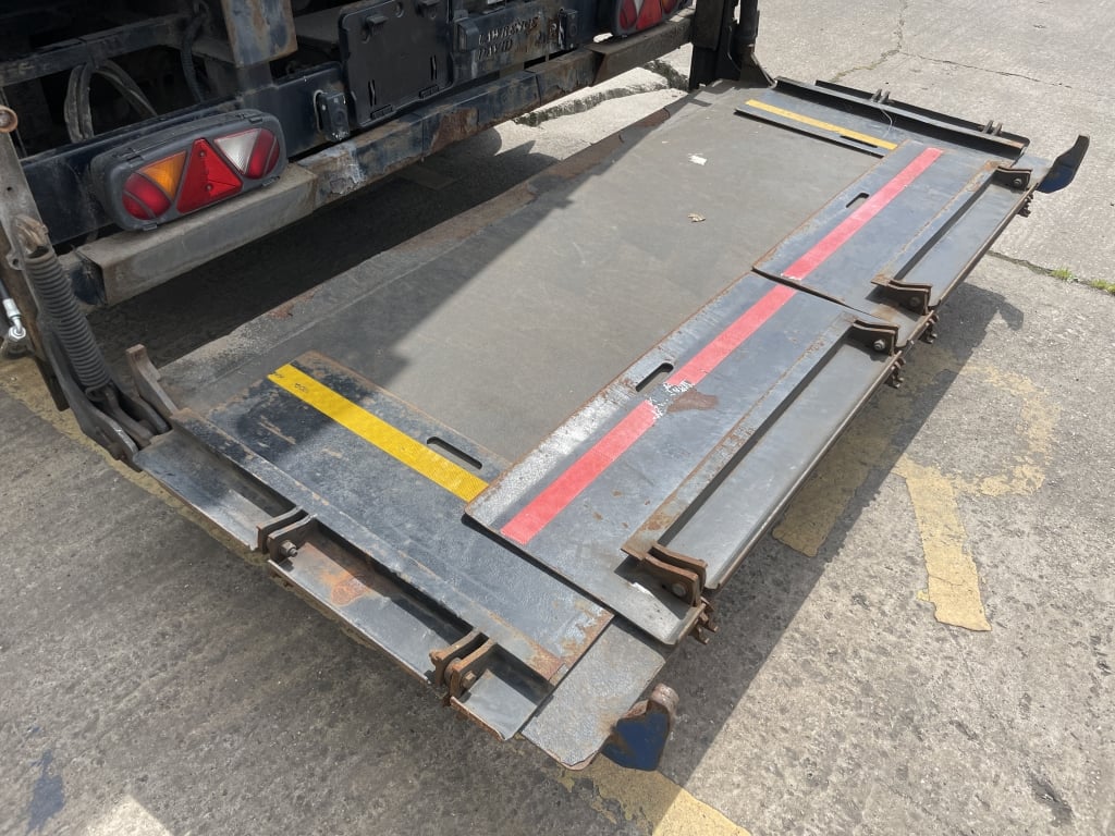 HGV Trailers for Sale | Used Truck Trailers - Walker Movements