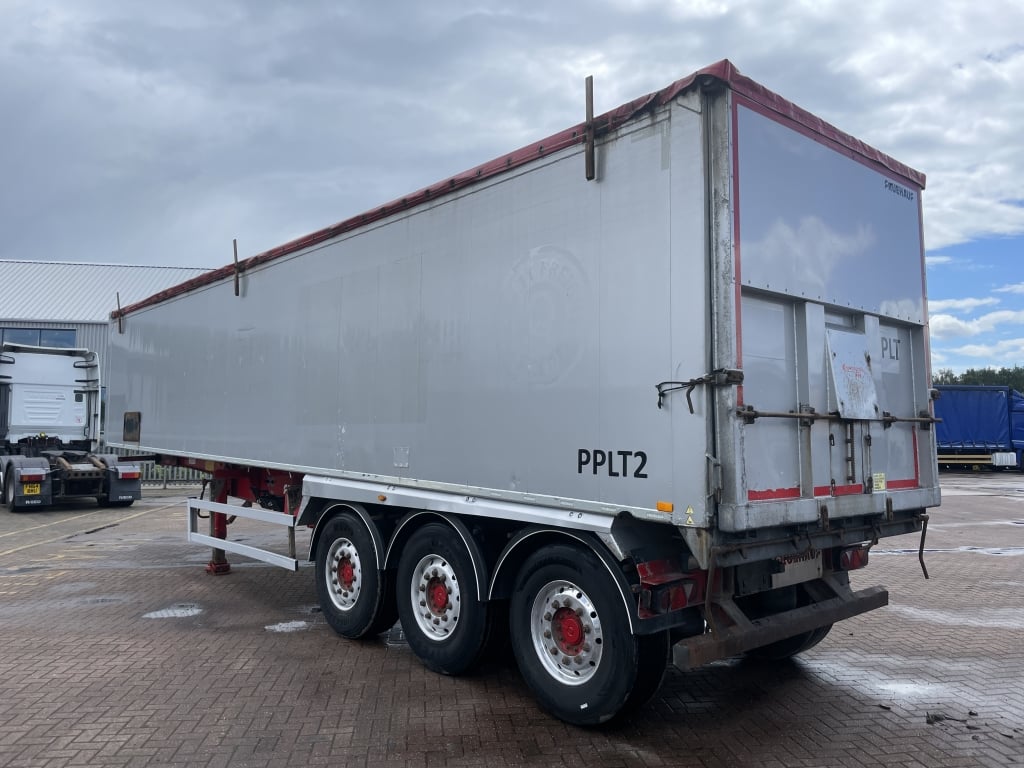 HGV Trailers for Sale | Used Truck Trailers - Walker Movements