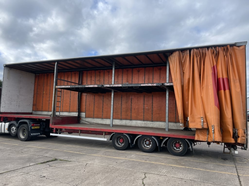 HGV Trailers for Sale | Used Truck Trailers - Walker Movements
