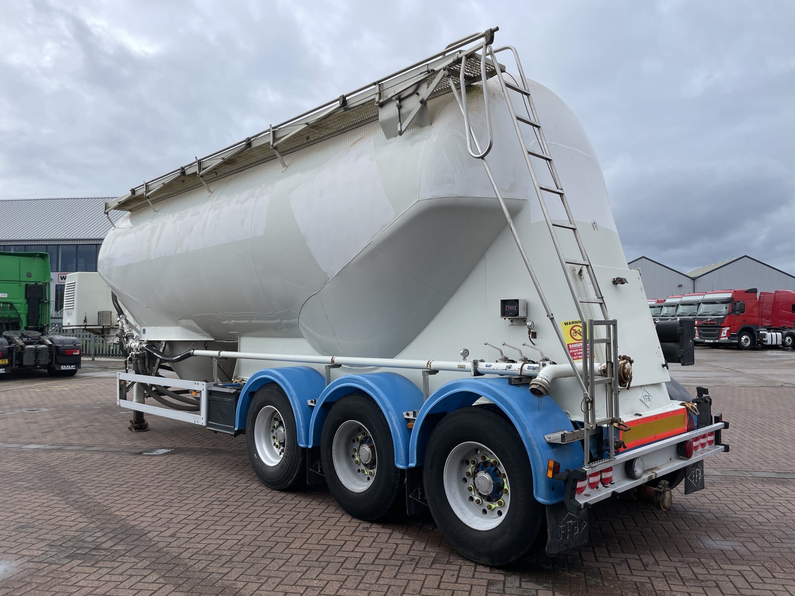 FELDBINDER 40,000 LITRE CEMENT TANKER/BLOWER TRAILER - 2008 - C276519 ...