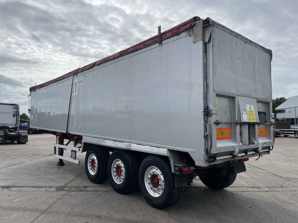 HGV Trailers for Sale | Used Truck Trailers - Walker Movements