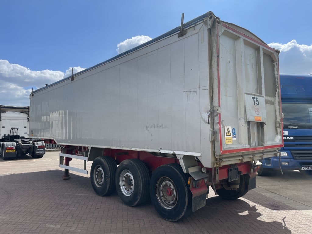 HGV Trailers for Sale | Used Truck Trailers - Walker Movements