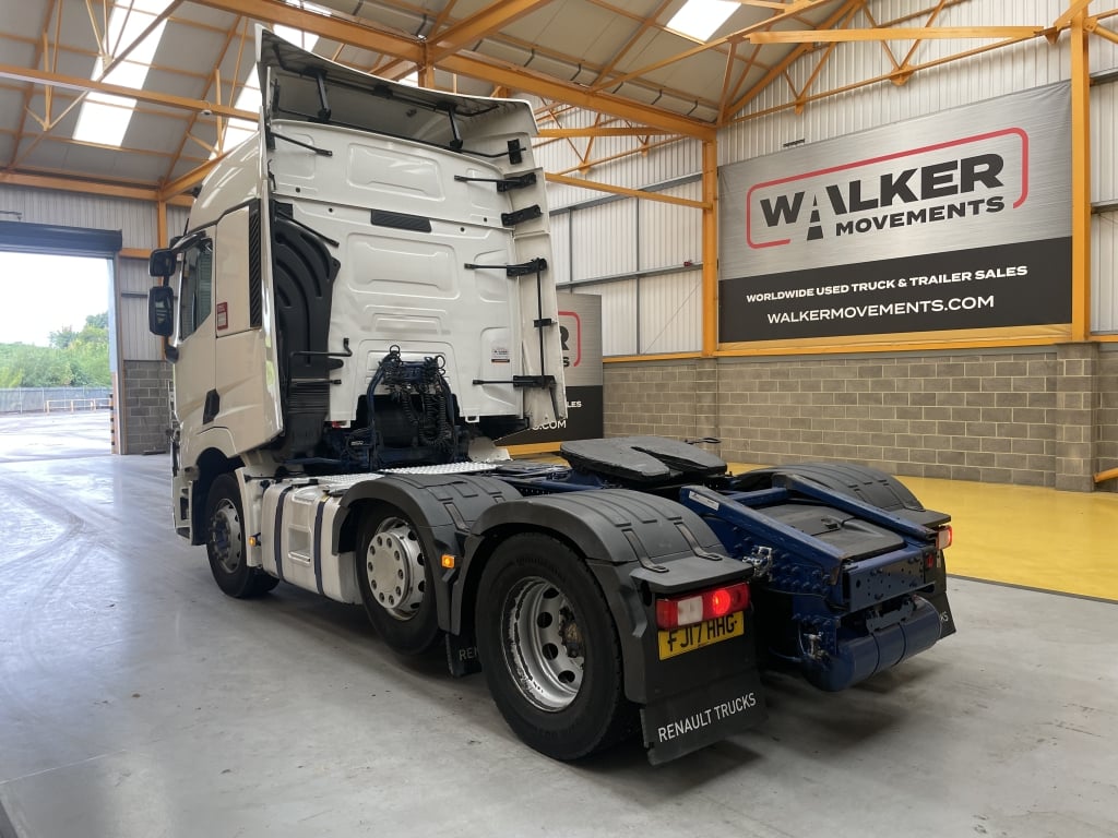 Used Commercial Trucks | Commercial Vehicles for Sale - Walker Movements