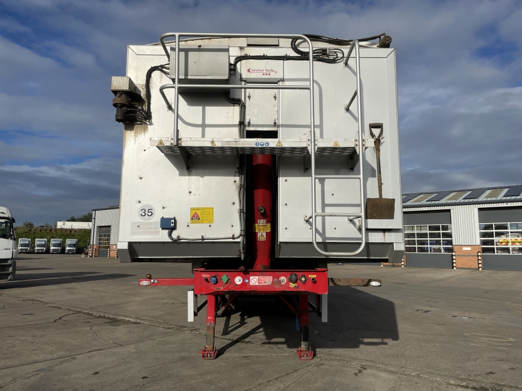 HGV Trailers for Sale | Used Truck Trailers - Walker Movements