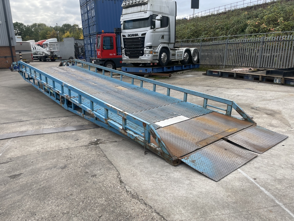 HGV Trailers for Sale | Used Truck Trailers - Walker Movements