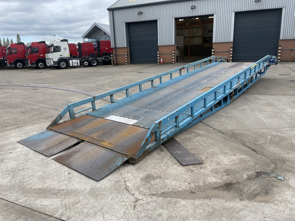 HGV Trailers for Sale | Used Truck Trailers - Walker Movements
