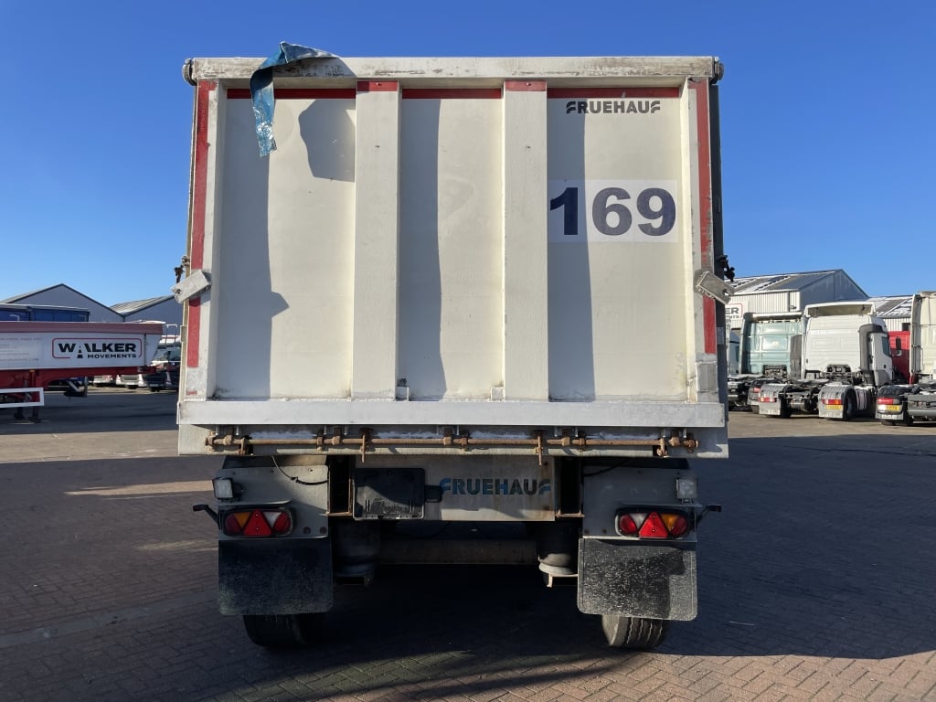 HGV Trailers for Sale | Used Truck Trailers - Walker Movements