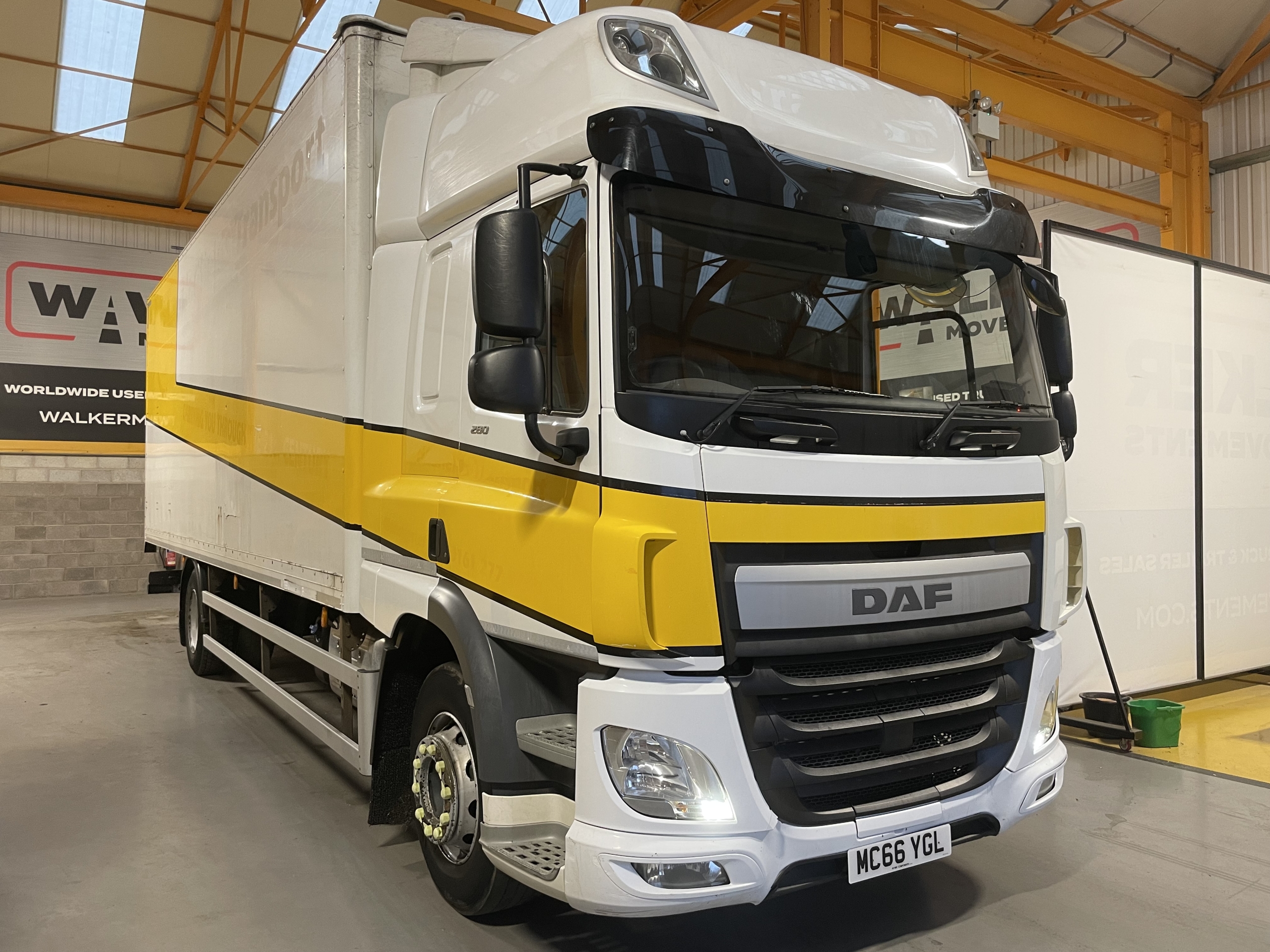 DAF CF 280 *EURO 6*, 4X2 18 TONNE BOX – 2017 – MC66 YGL - Walker Movements